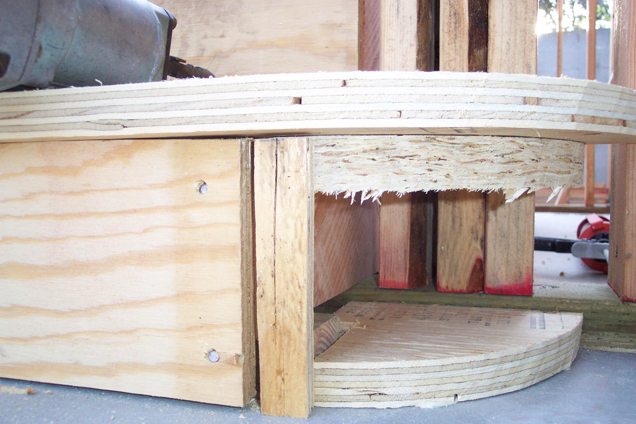 Fastening Plywood Nailers To Create Round Riser